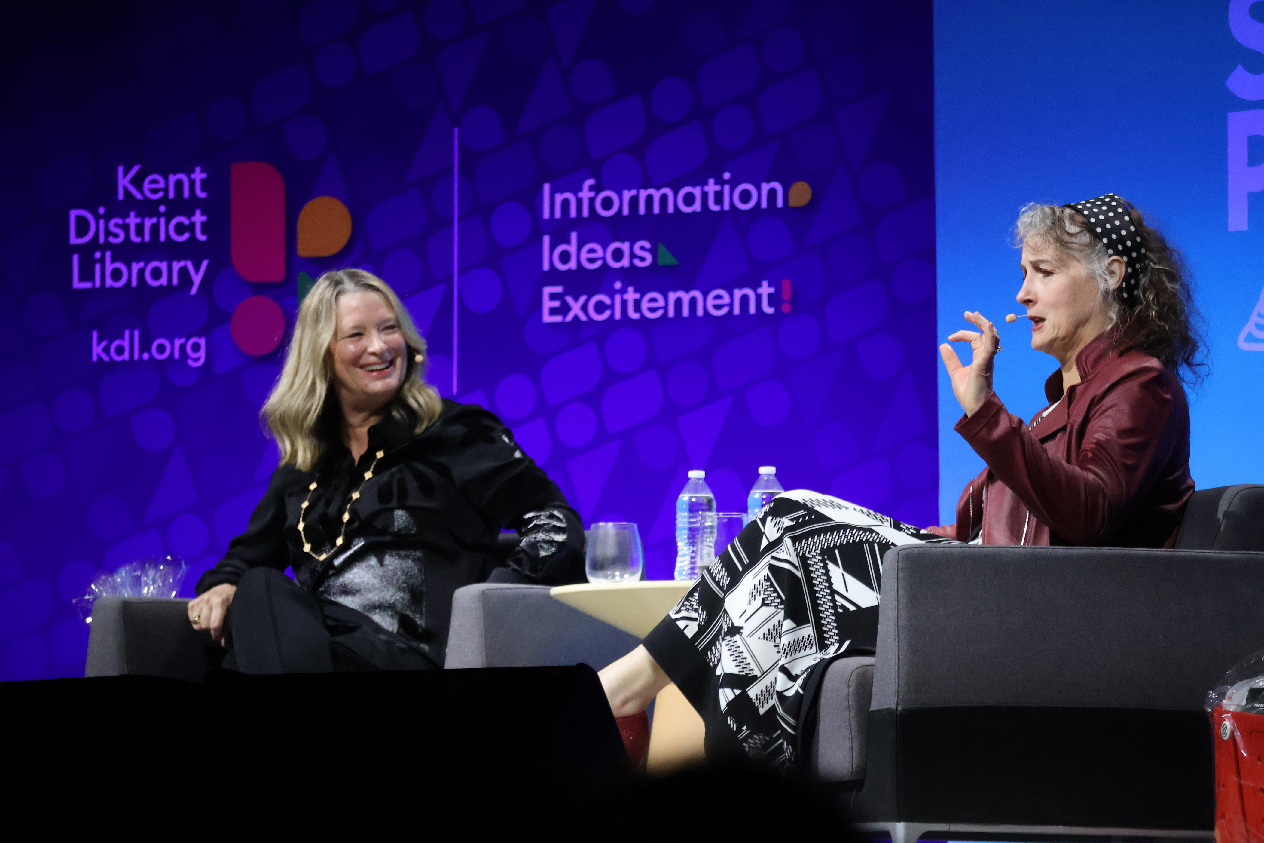 Author Kristin Hannah engages packed crowd on writing, friendship