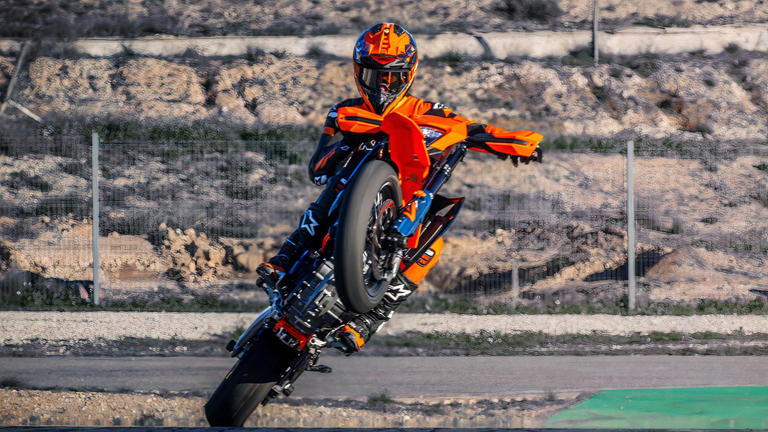 10 motorcycles that are shockingly good in heavy traffic