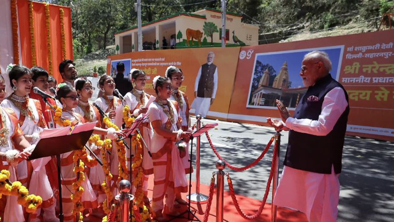 PM Modi rose by people's mandate, not privilege: Giriraj Singh
