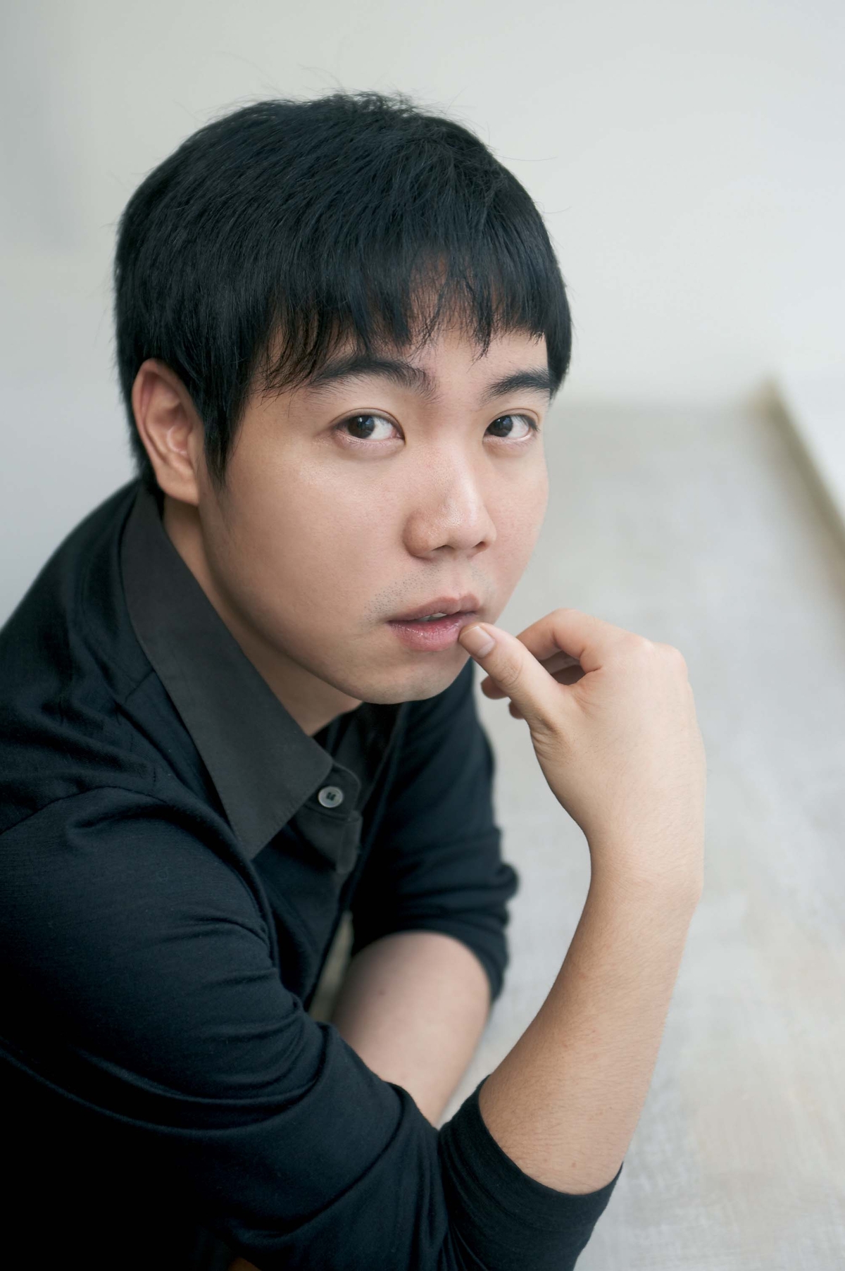 Hwang Hyun-hee, bereaved of his father… keeps vigil at the funeral hall
