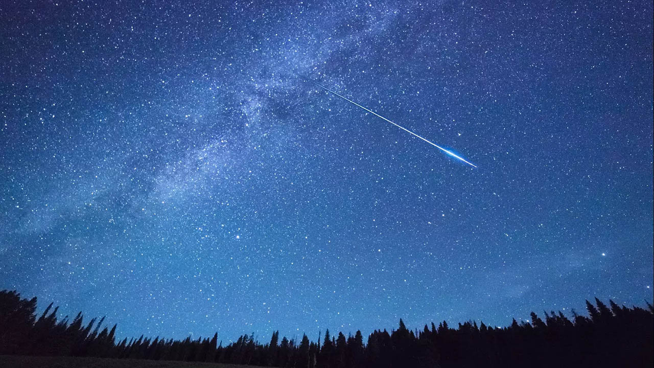 Meteorite's 300-ton TNT explosion rattles New England before vanishing ...