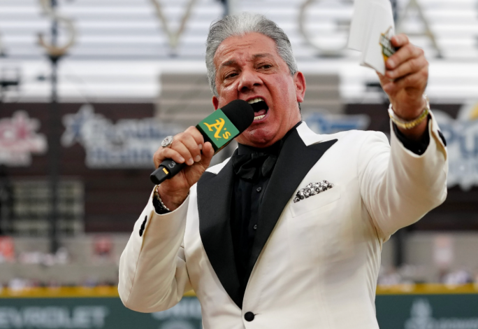 Bruce Buffer announces athletics lineups in Las Vegas