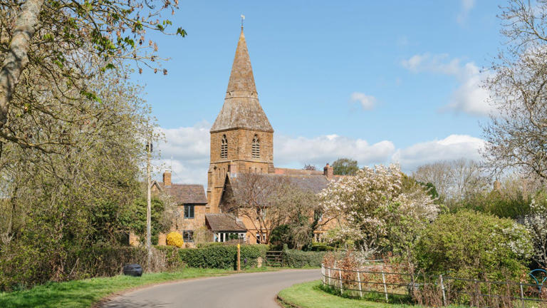 Inside a stunning Cotswolds chapel conversion that perfectly balances ...