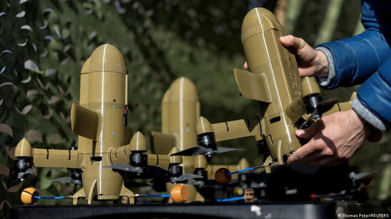 War in Ukraine: Kyiv strikes key Russian supply lines