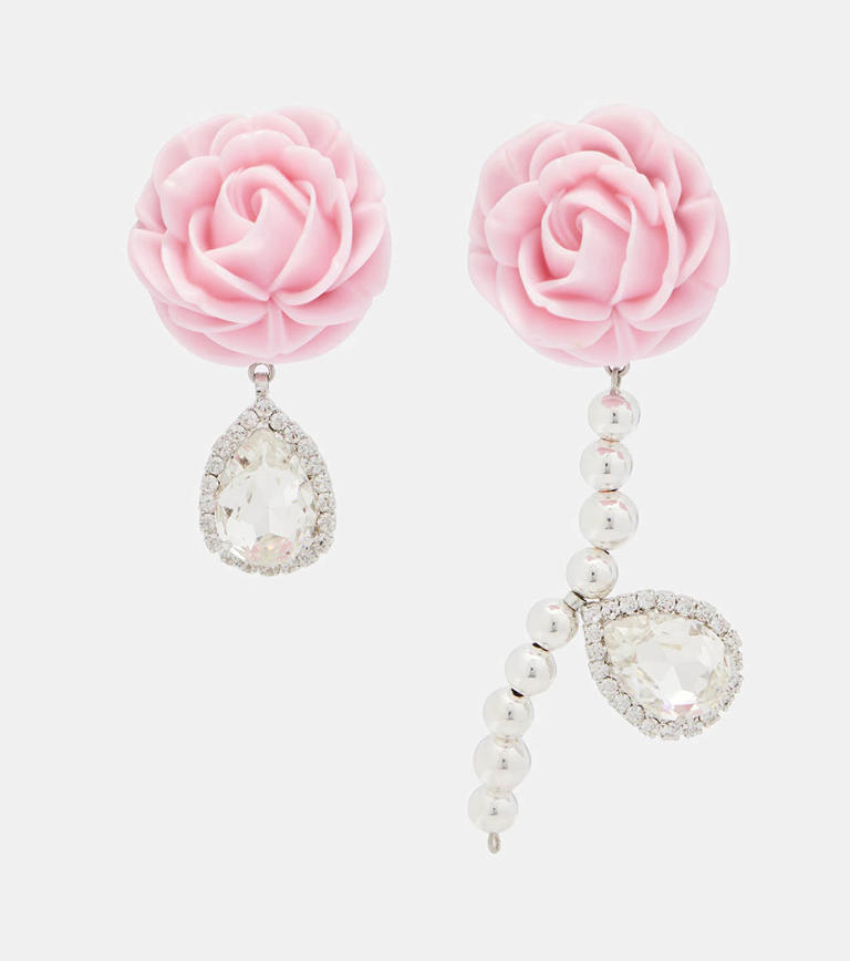 40 bold 'unweddingy' statement earrings for brides