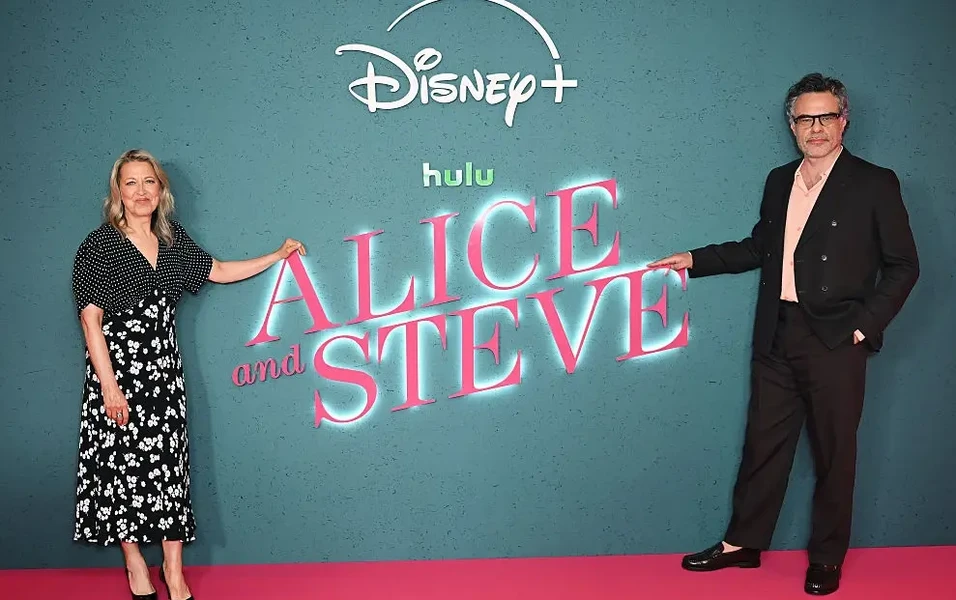 'Alice and Steve' turns awkward romance into comedy gold