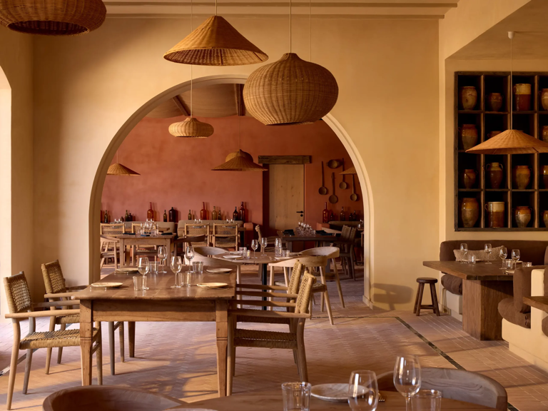 In southern France, this sumptuous hotel has just reopened on an island ...