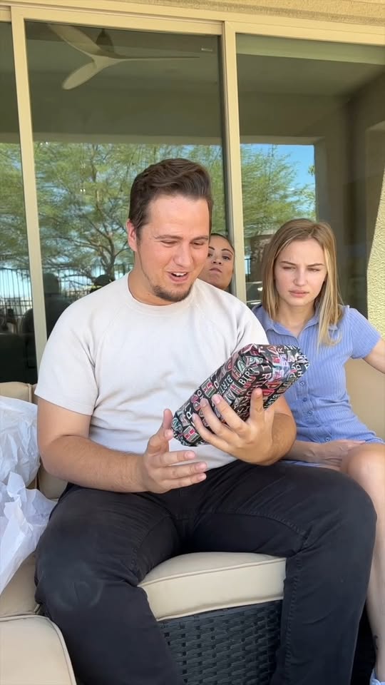 Wife catches husband and serves divorce papers in shock twist