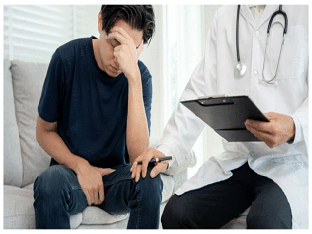 Heart attack vs. panic attack: Feeling anxious and experiencing chest ...