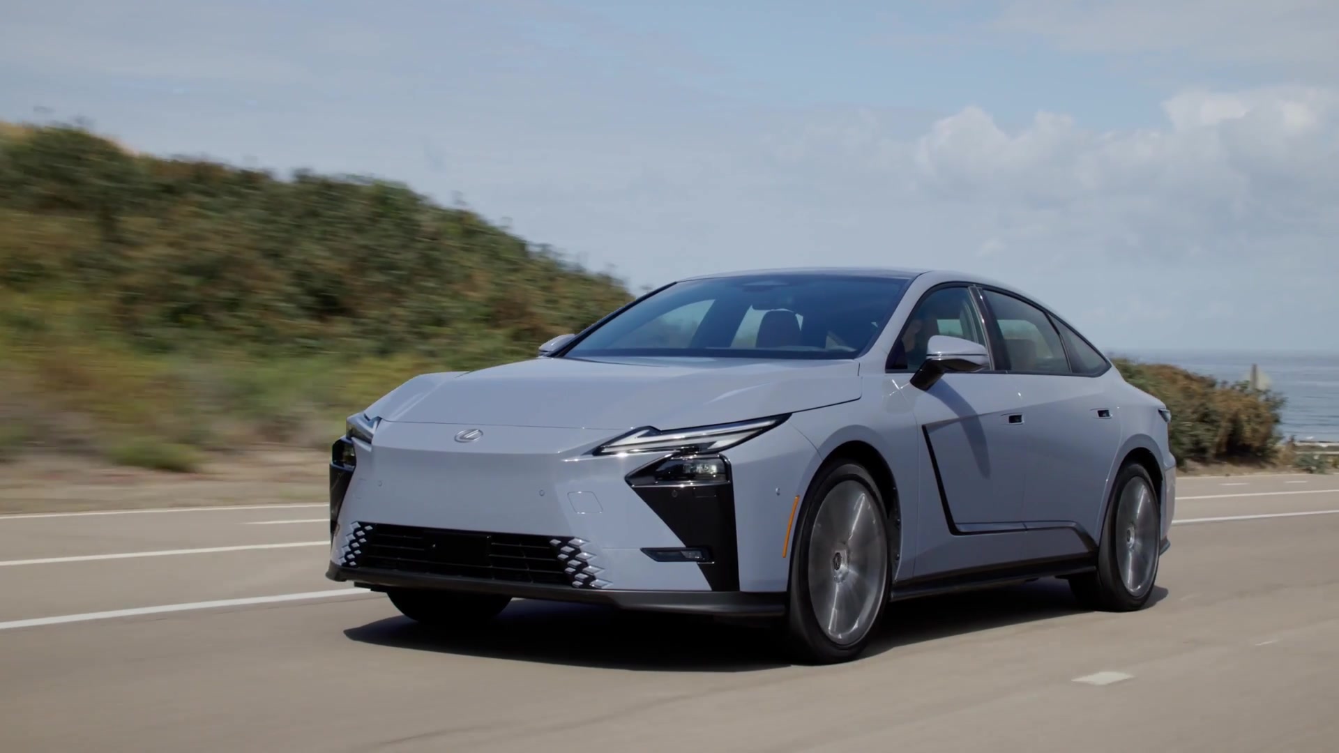 The new Lexus ES 350e luxury executive in Skylight Blue driving video