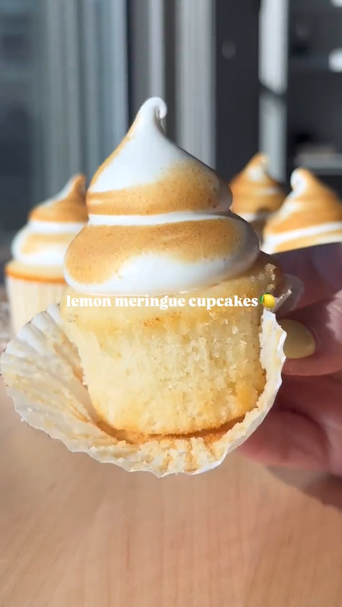 Lemon meringue cupcakes fluffy with toasted meringue