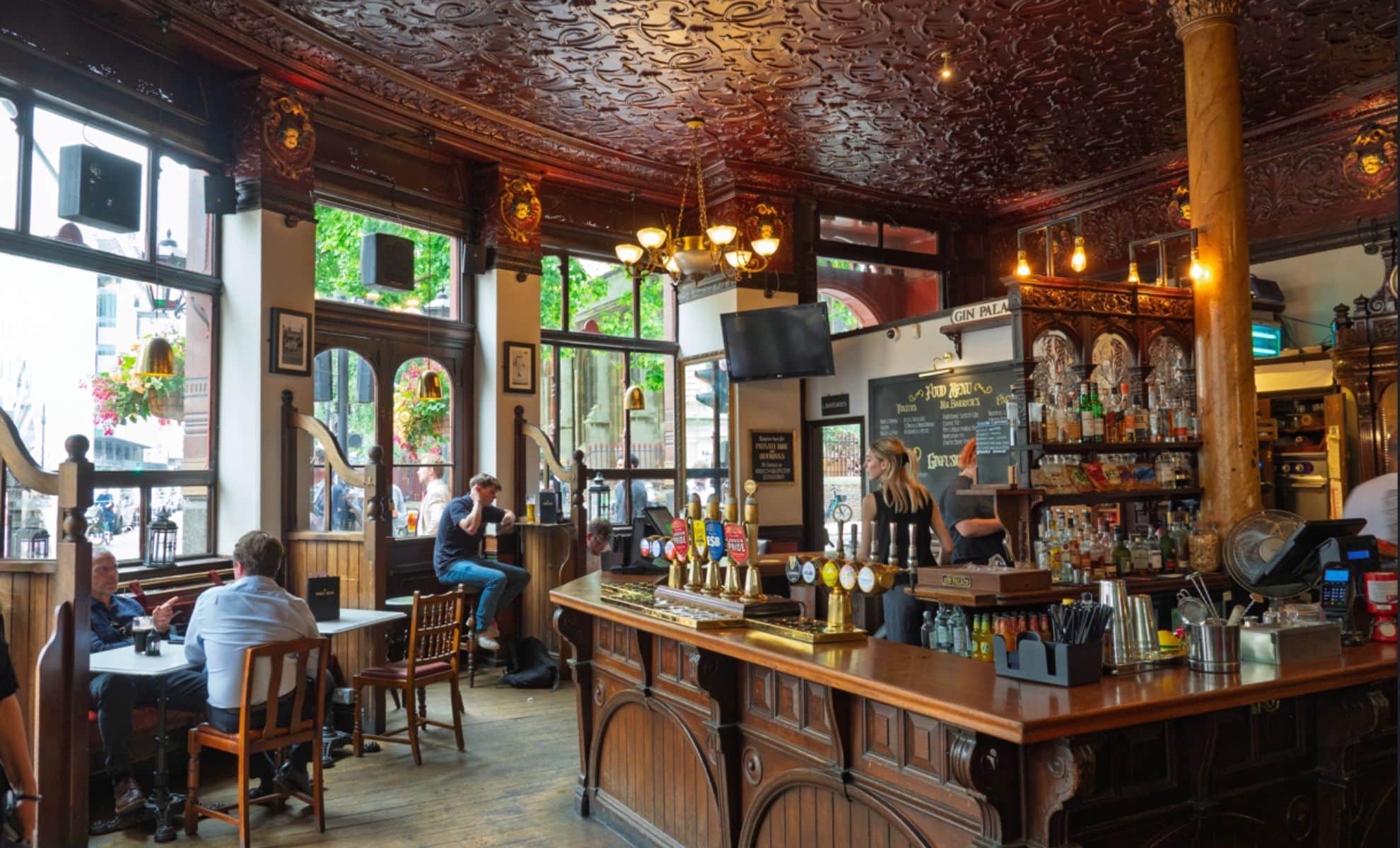World Cup fans could get extra pub hours under new government-backed move