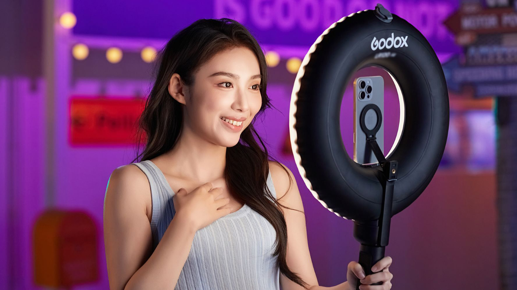 Forget pool floaties, these amazing new photo-video lights inflate for ...