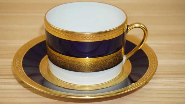 13 valuable patterns of vintage china you'll want to look out for when ...