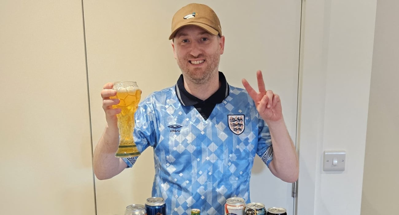 Un aficionado inglés consigue 48 cervezas para el Mundial 2026, una por ...