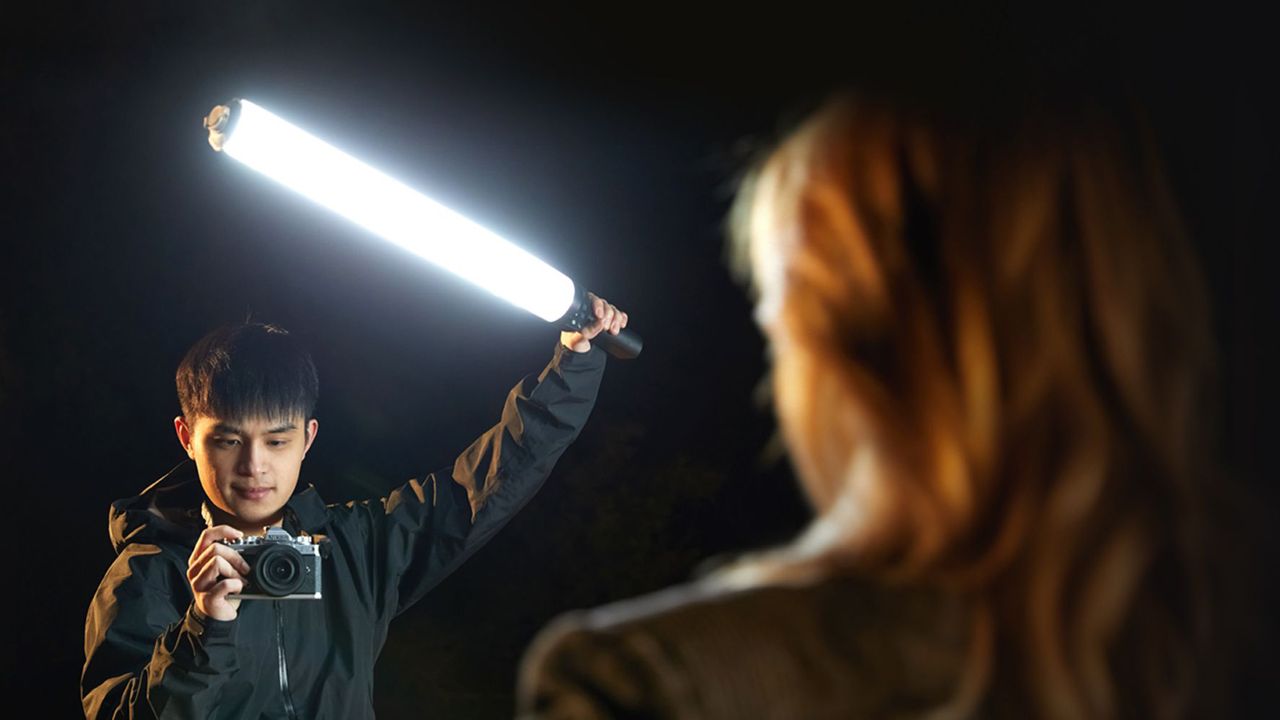 Forget pool floaties, these amazing new photo-video lights inflate for ...