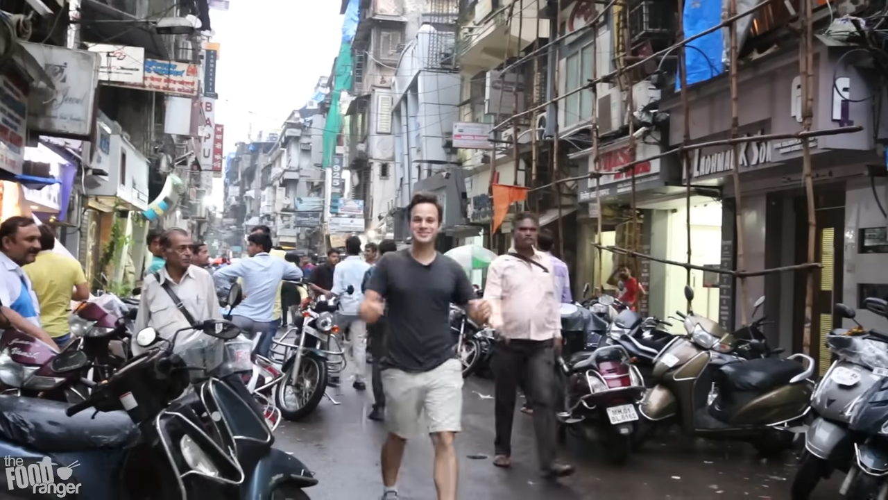 Indian street food tour in Mumbai - The best flavors India has to offer