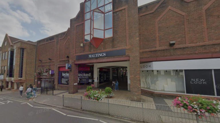 Houghton Regis and Luton men admit stealing nearly £8k worth of perfume ...