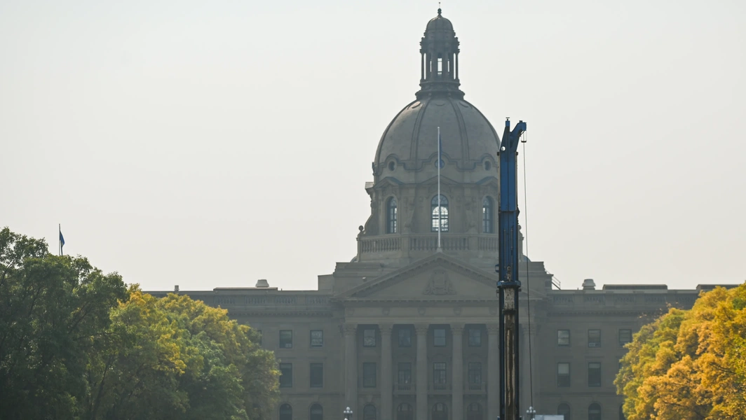 Ex-climate advisers say Alberta pipeline deal undermines net-zero goal