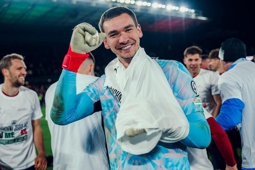 Barážový hrdina věří v postup ze skupiny. A pak se děj vůle boží, dodává