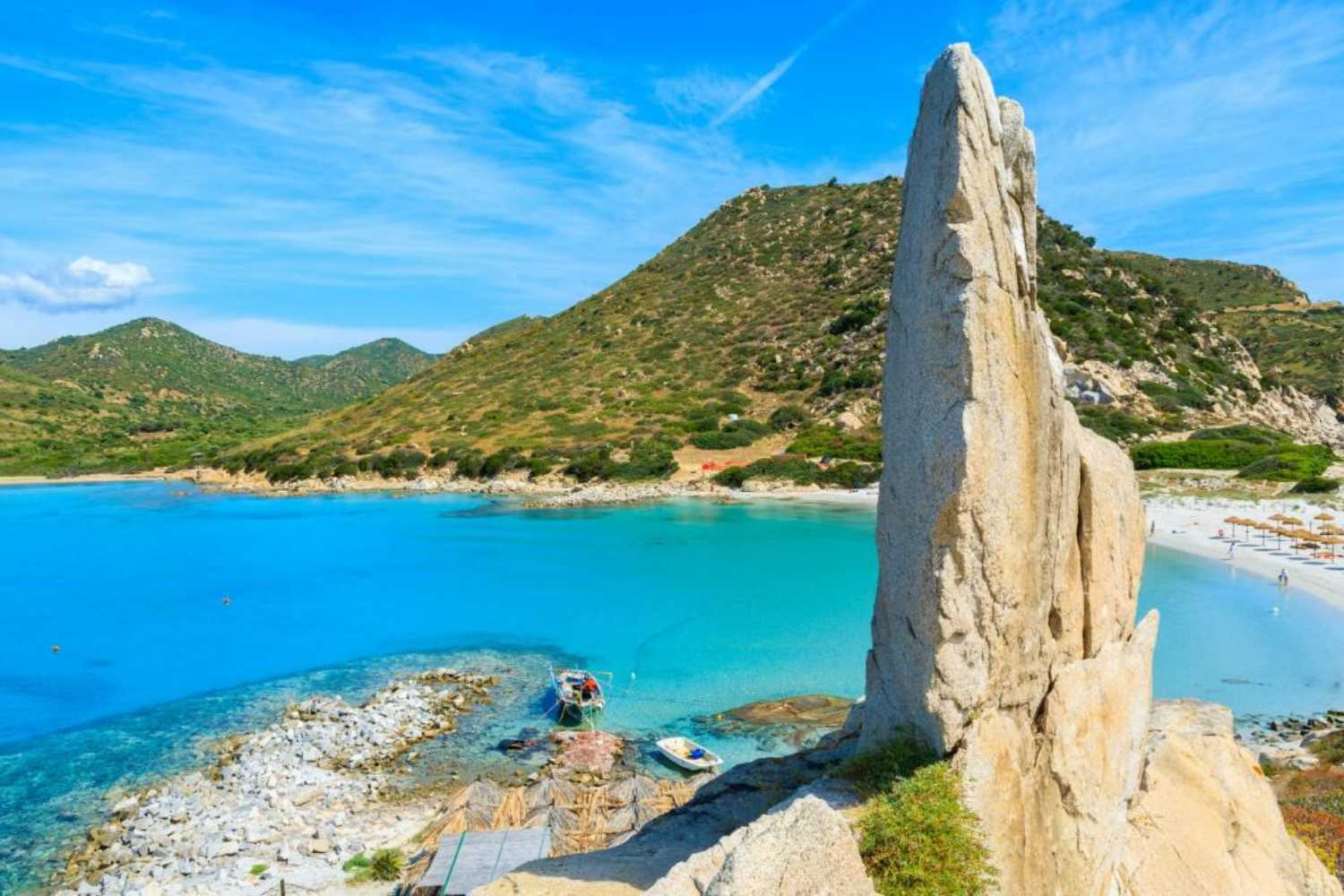 Vietata l’ombra sulla spiaggia sarda di Punta Molentis, ombrelloni solo ...