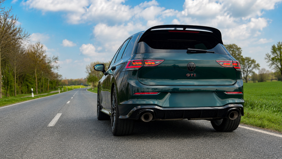 VW Golf GTI Edition 50 vol gas op de Autobahn