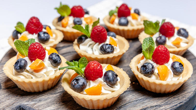 How to use mint as a pie garnish without overpowering the pastry's flavor