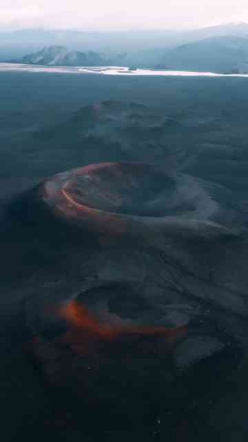 How Iceland volcanic footprints shape its unique landscapes