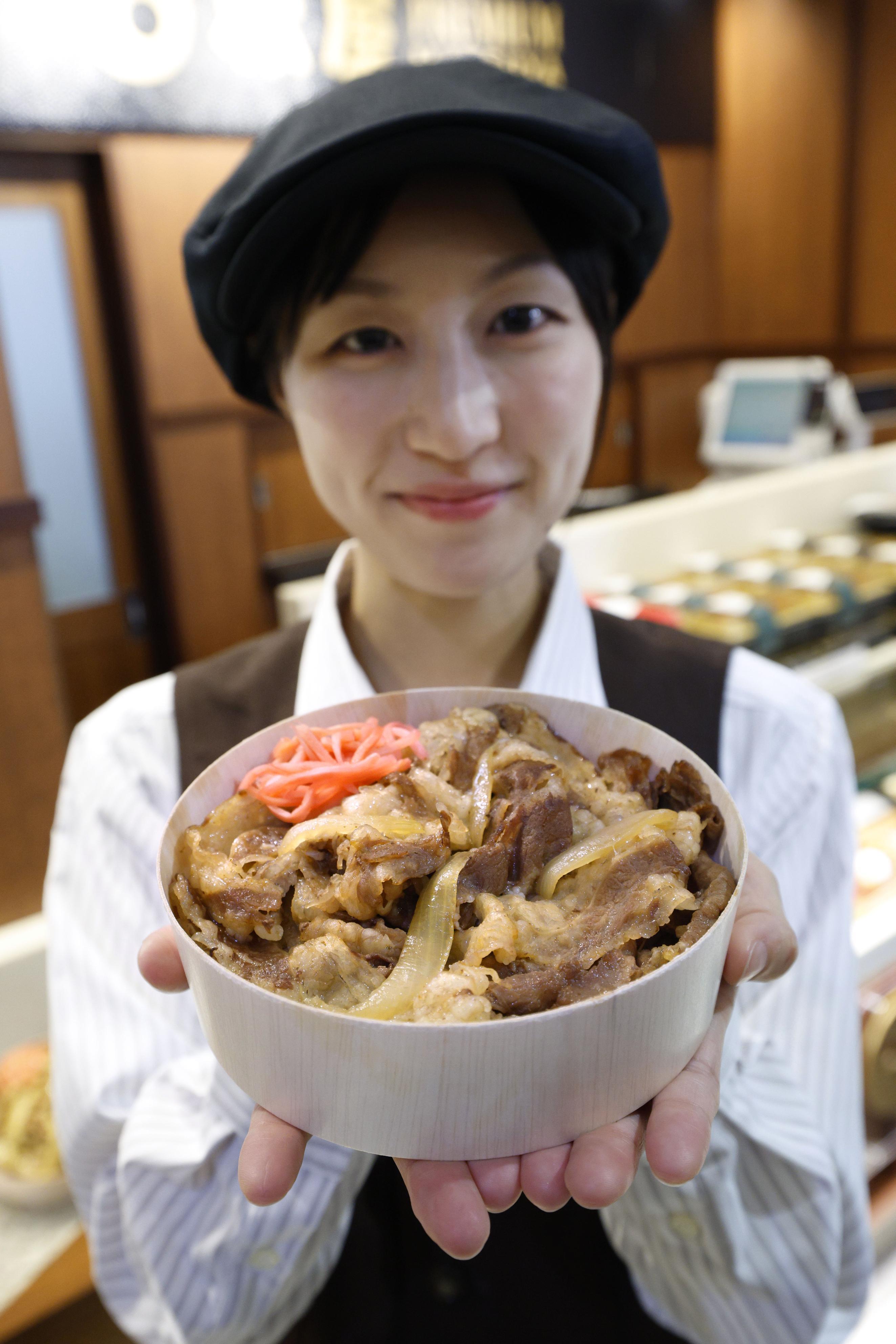 Major beef bowl chain opens shop in department store in Tokyo's Ginza