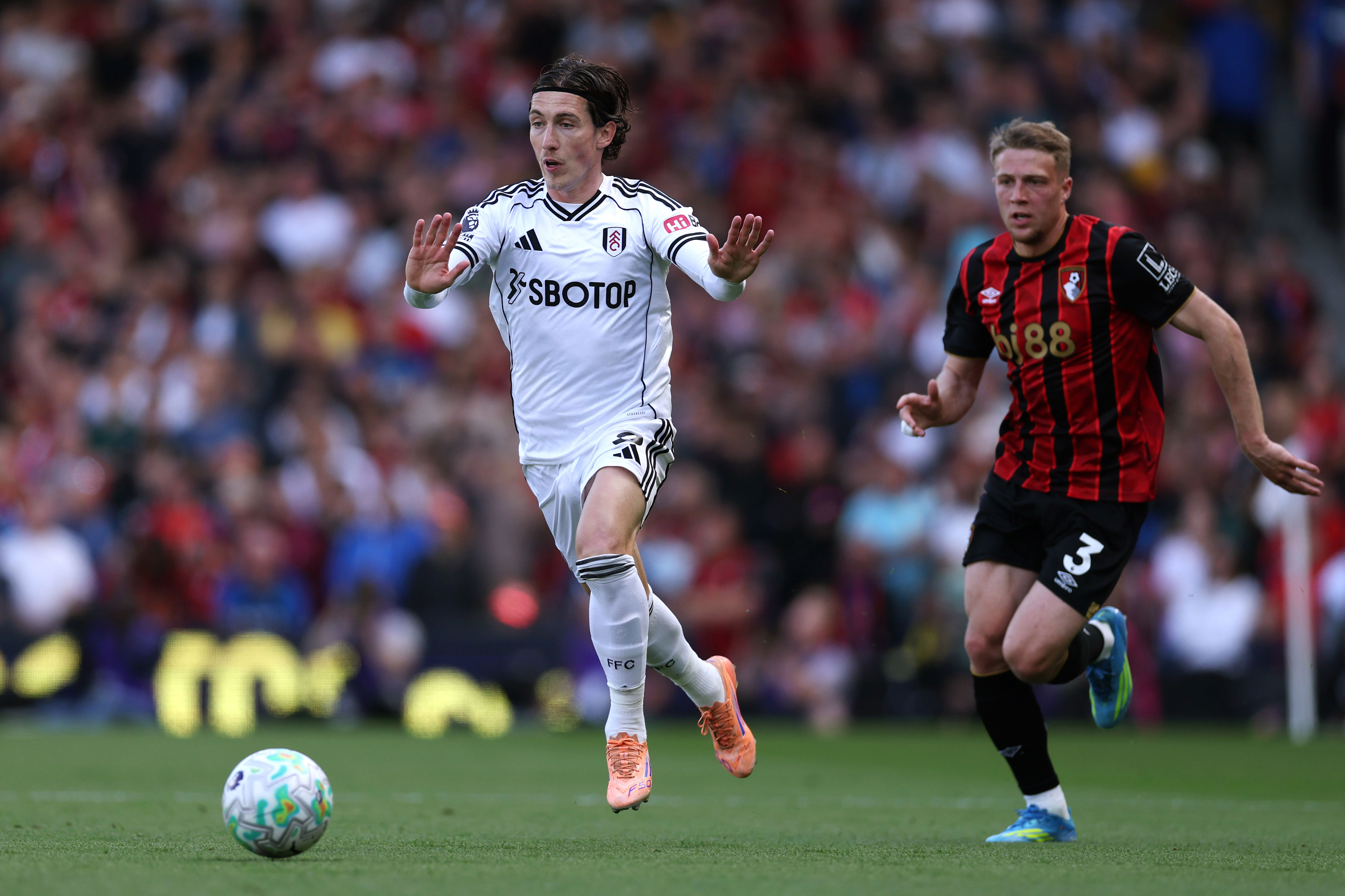 Leeds United sent Harry Wilson transfer message by Elland Road legend ...
