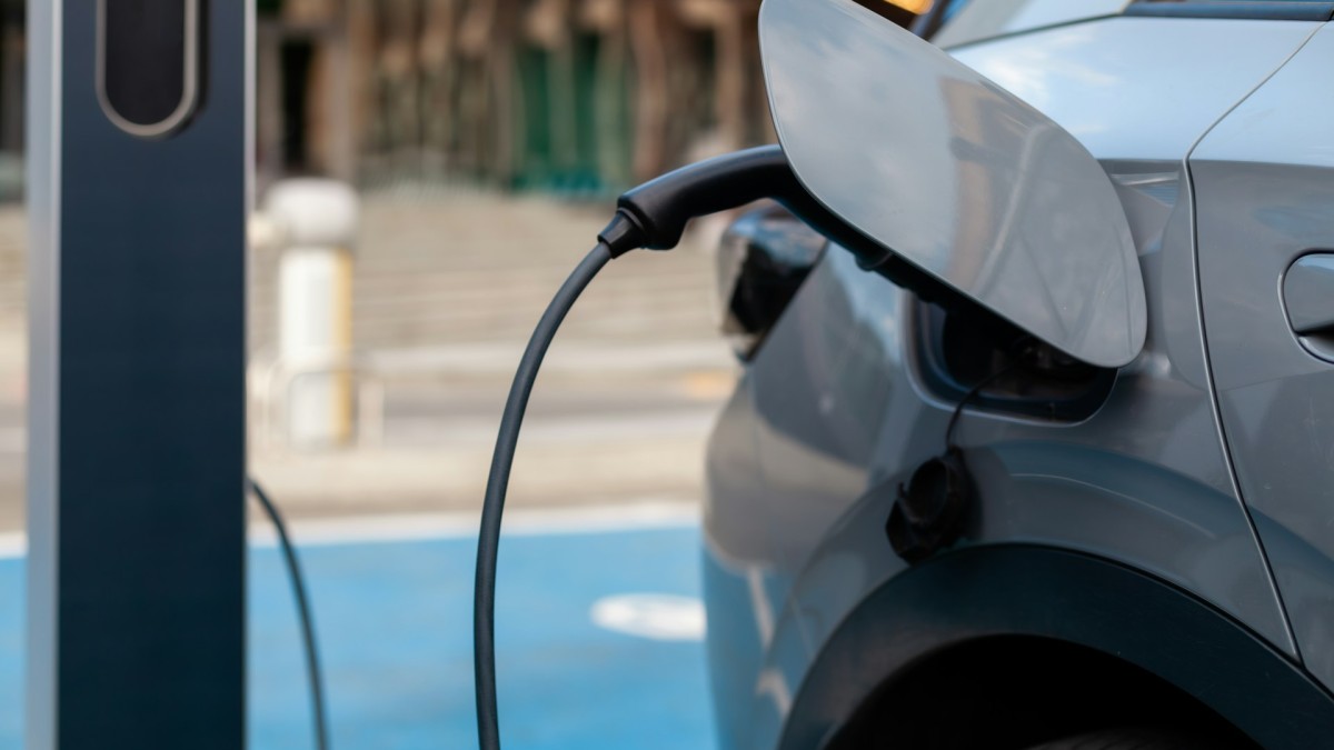 GM expands into grid storage and vehicle-to-grid energy networks