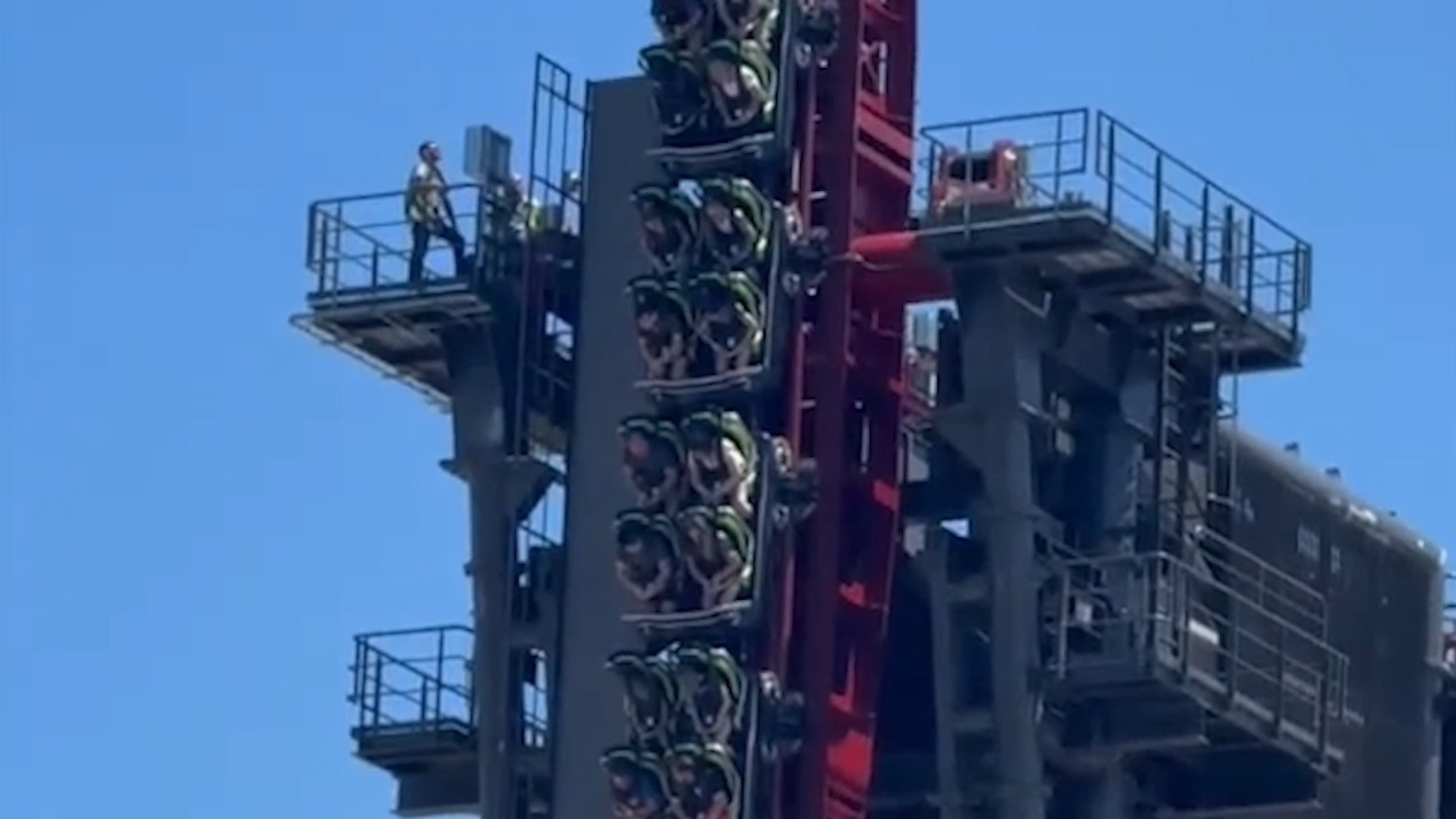 Cedar Point roller coaster gets stuck on big drop, leaves riders facing ...