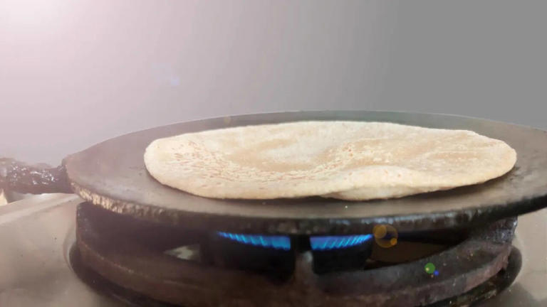 Don't have a non-stick pan? 5 easy steps to make your iron tawa non ...