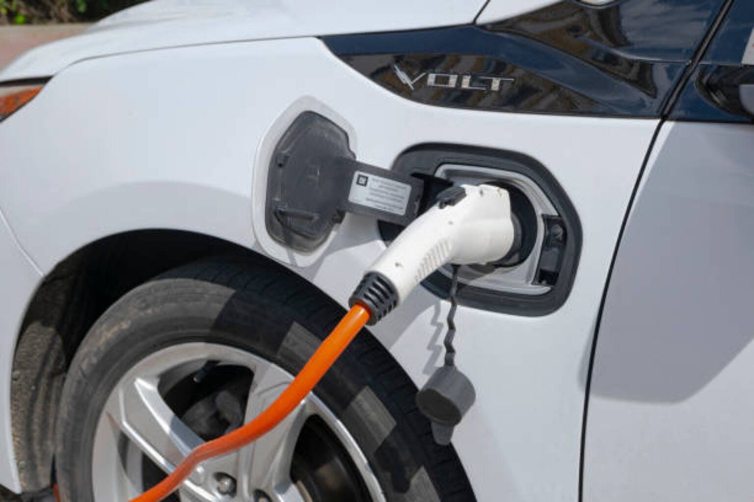 General Motors ramps up energy storage to power AI data center growth