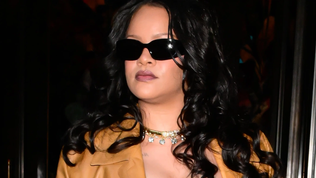 8 celebrities and look-alikes with uncanny resemblances