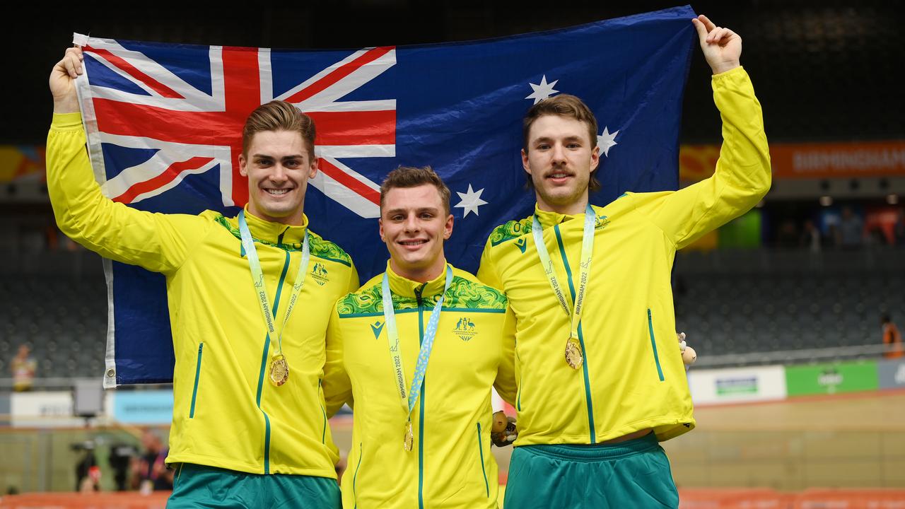 'Smash him': defection spices up Ashes velodrome battle