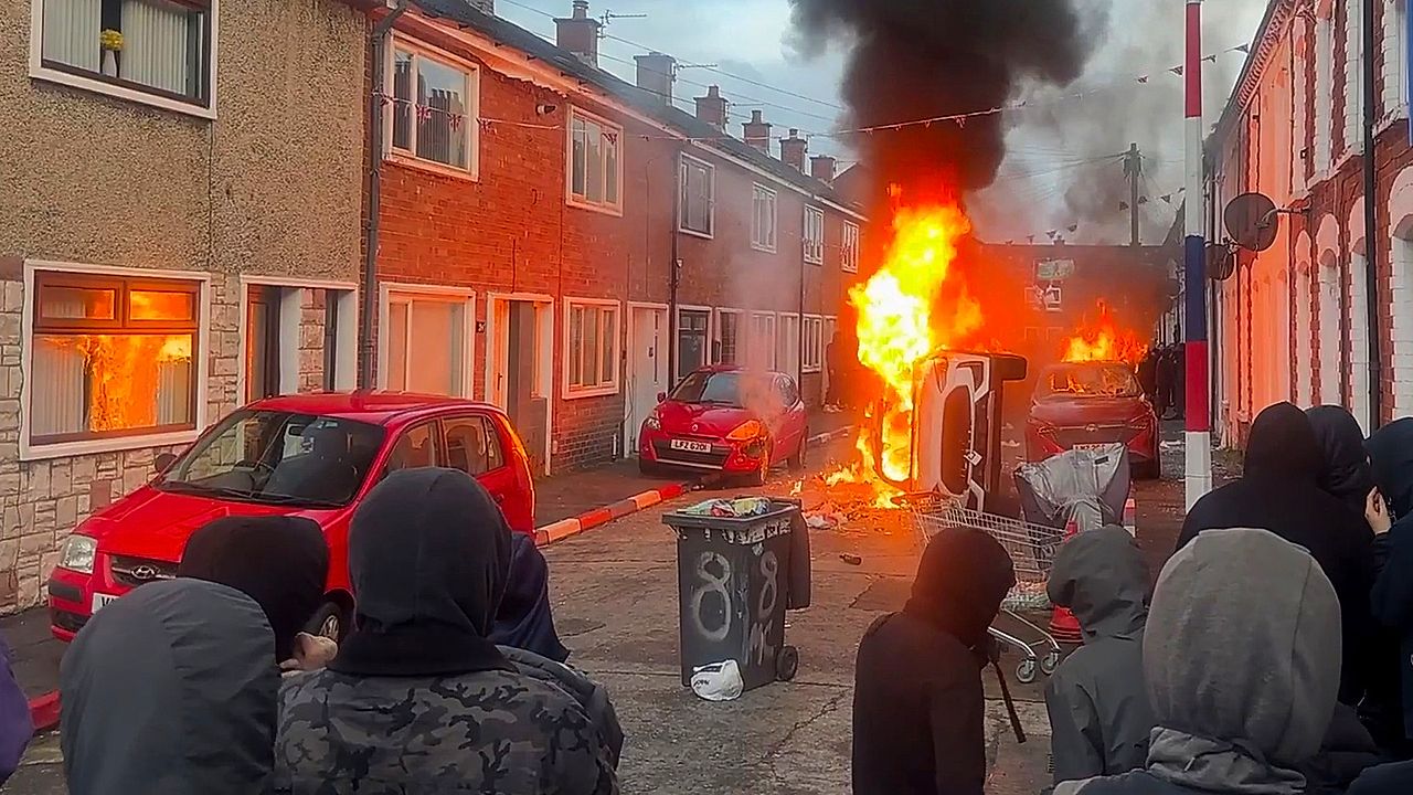 Far-right riots erupt in Belfast after knife attack, with houses and ...