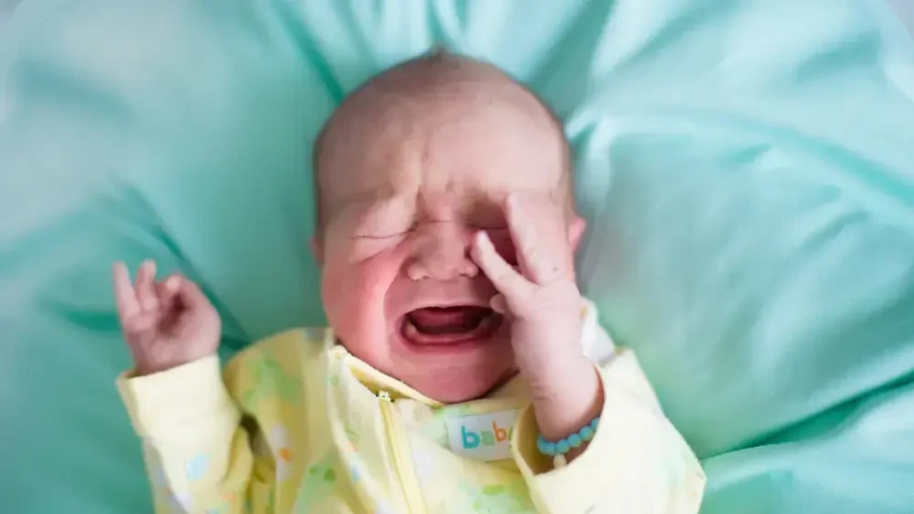 The grave mistake parents make when the baby cries at night