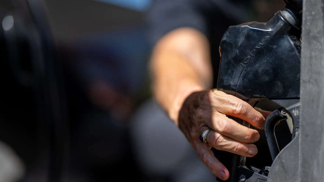 12 expensive gas pump mistakes to avoid