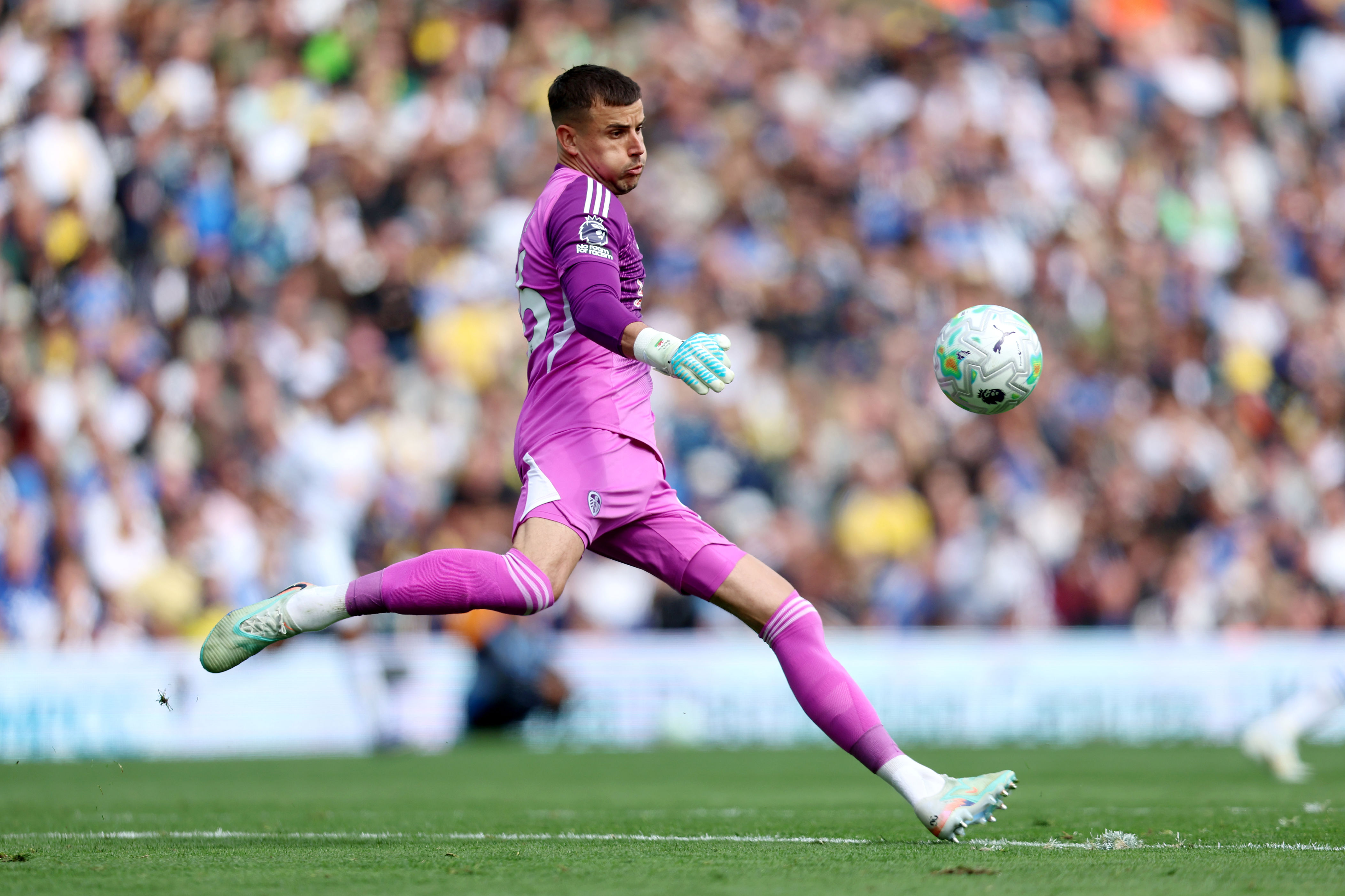 Leeds United discuss future of senior trio and youngster offered deal ...
