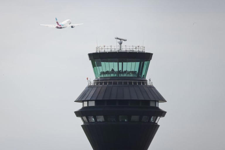 Full list of Manchester Airport delayed and cancelled flights today ...