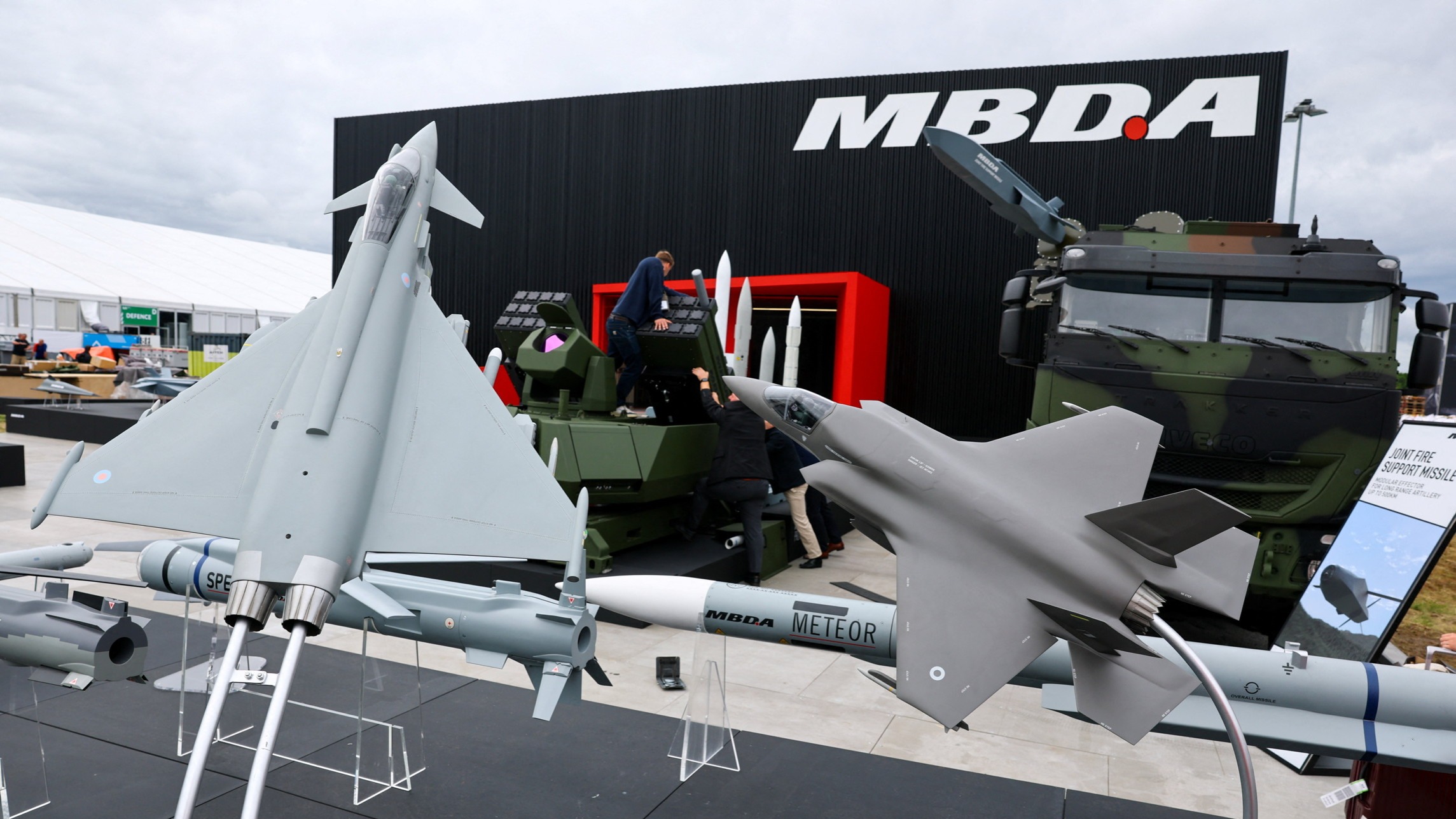 Germany seeks to lead fighter jet project after ditching France