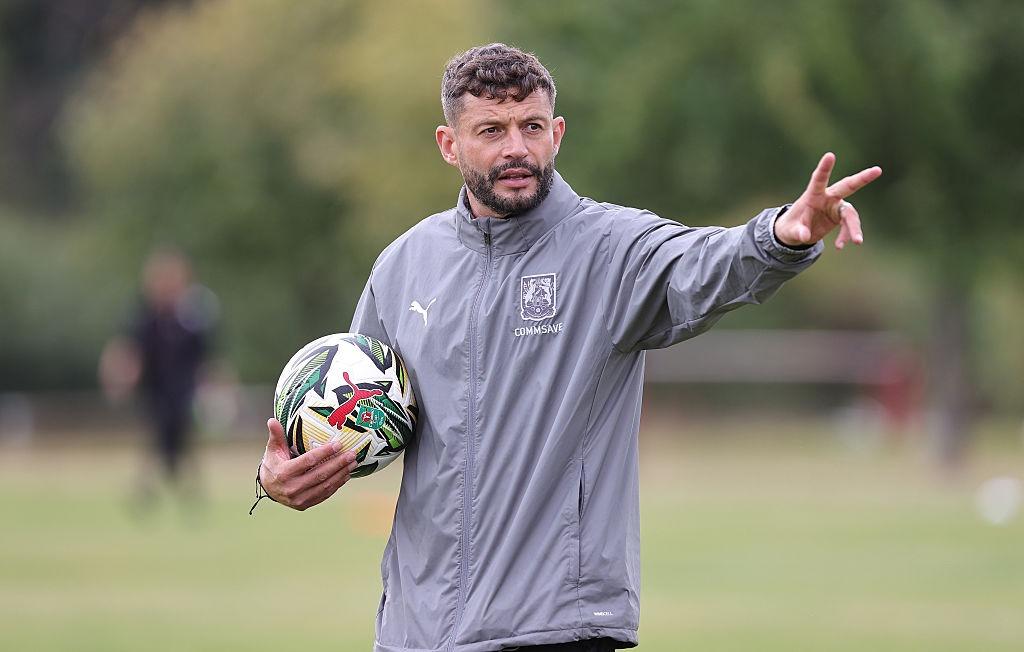 Richards leaves role on coaching staff at Cobblers
