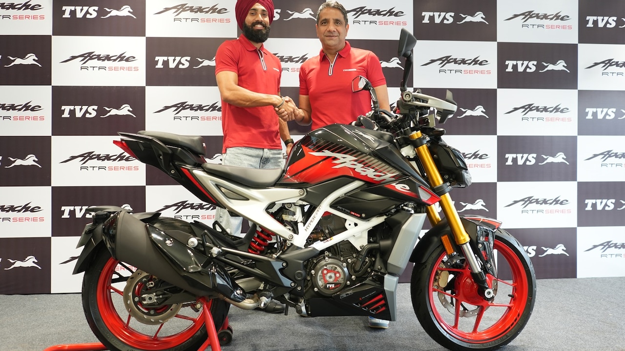 TVS gifts India's fastest man Gurindervir Singh Apache RTR 310