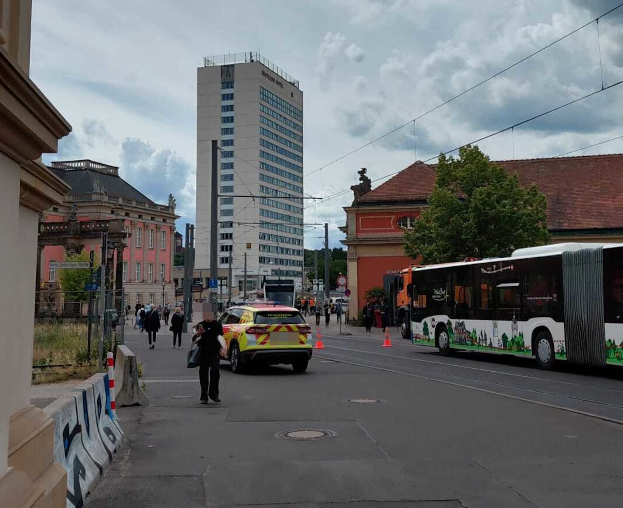 Unfall am Alten Markt: Tramverkehr in Potsdam zeitweise unterbrochen ...