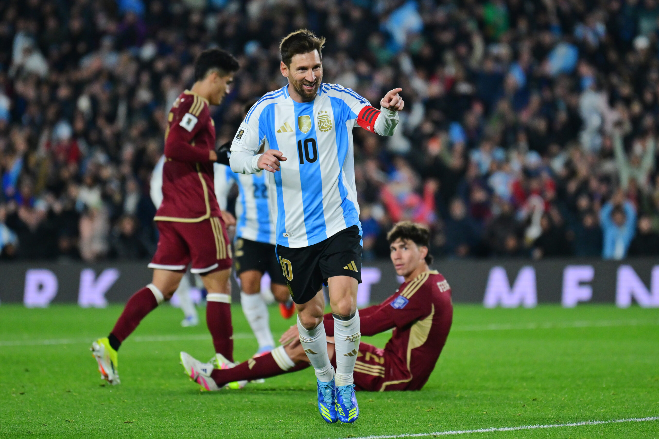 La Pulce è tornata in 119 secondi: gol, assist e altro record di Messi ...