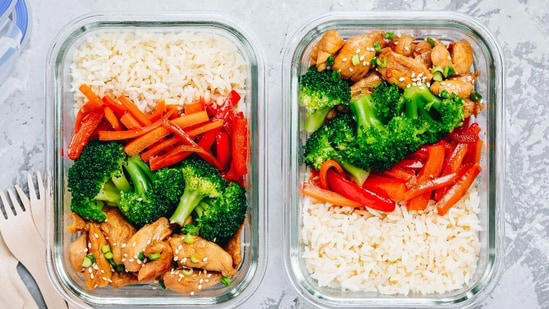 Chicken and broccoli stir fry with quinoa: A 55g protein rich fitness ...