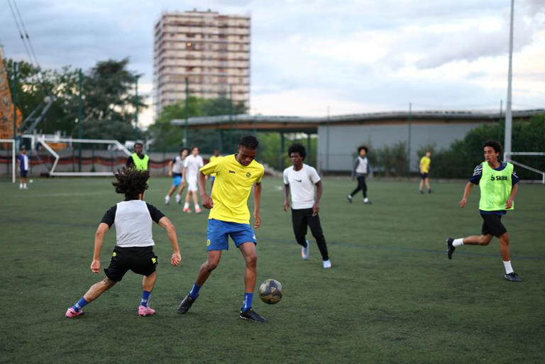 Soccer - How Paris suburbs became France's football factory