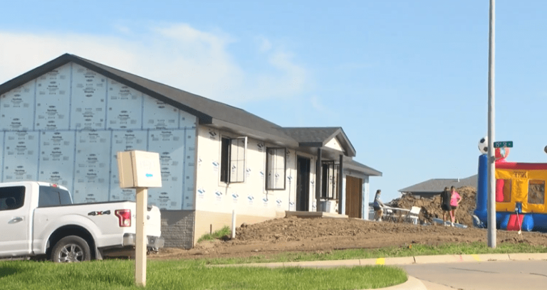 Orange City community sponsor studs to give family a home