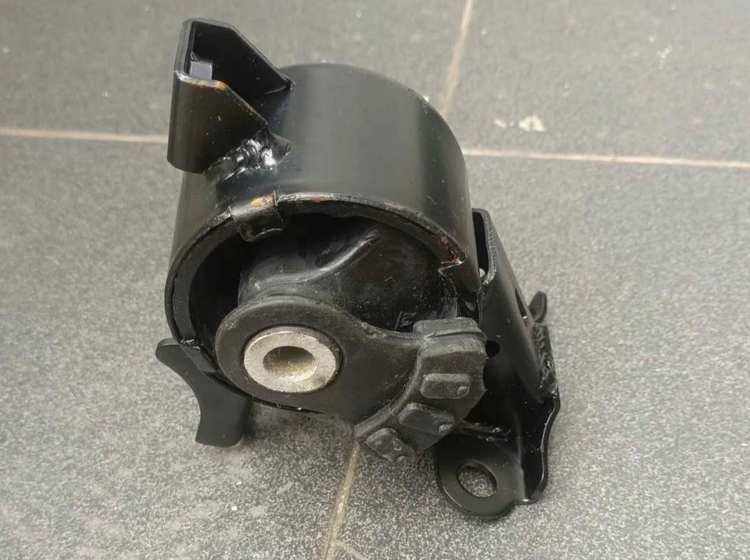 Kenali ciri-ciri engine mounting mobil yang rusak, harus diganti